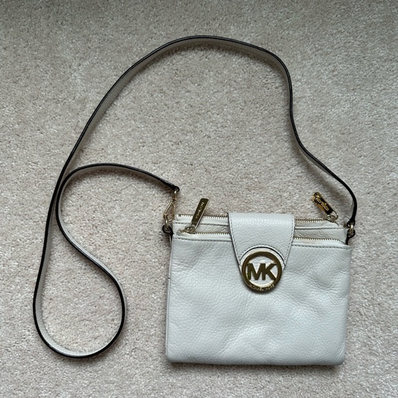 Michael Kors | Bags | Michael Kors Cream Crossbody Purse | Poshmark